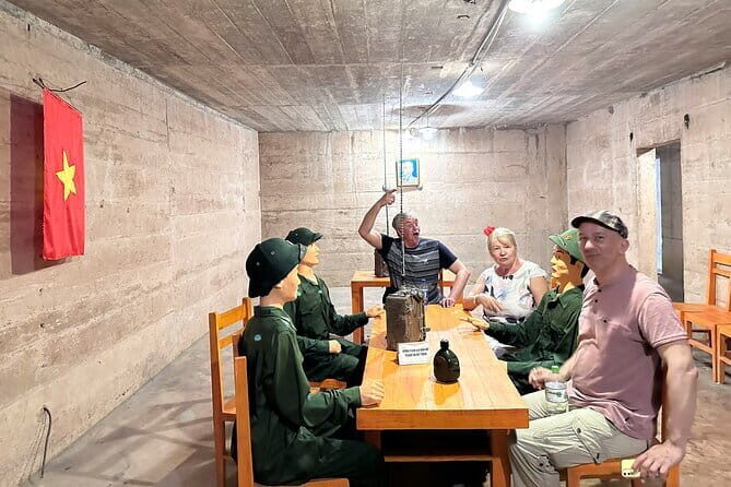 Discover the 4 most prominent spots on Cat Ba Island - Key Points