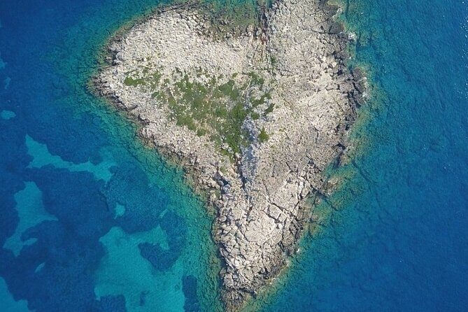 Discover the beauty of the Messinian Inousses Islands on a Yacht - FAQ