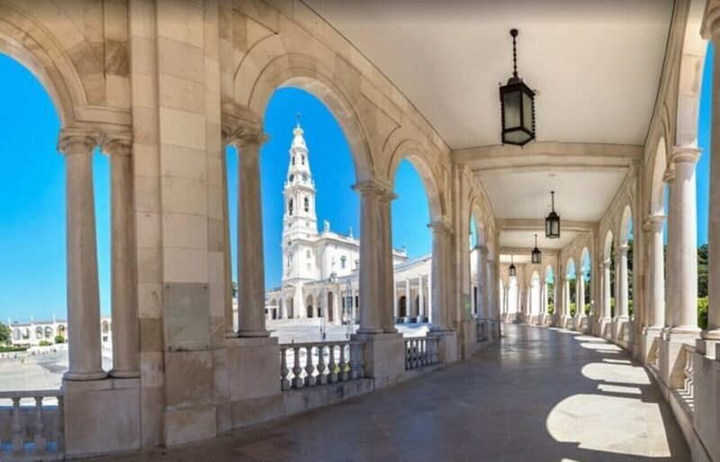 Discover the charm of Portugal, Mira de Aire Cave, Fátima, Nazaré and Obidos - The Highlights and Practicalities