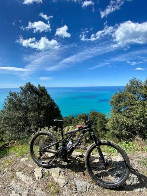 Discover the Cinque Terre with a panoramic E-Bike Tour - Authenticity and Reviews