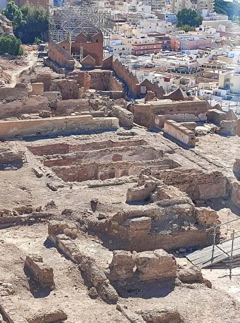 Discover the fascinating Alcazaba: History and unique views - Key Points