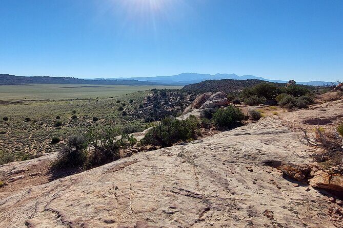 Discover The Hidden Arches: Solitaire Arches Private Desert Hike - Authenticity and Crowd Avoidance