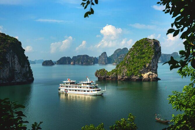 Discover the Hidden of Bai Tu Long Bay on a 2-Day Swan Cruise - An In-Depth Look at the Bai Tu Long Bay Swan Cruise Experience