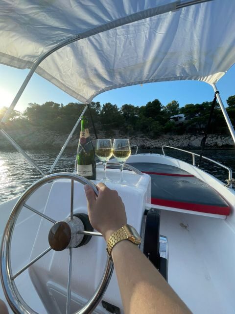 Discover the Ibiza beaches on a boat without license 8H - An Honest Look at Ibiza’s Self-Drive Boat Experience
