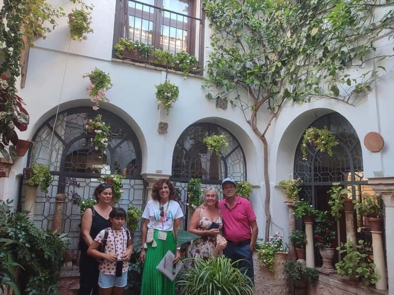 Discover the Patios of Cordoba: A Treasure of Color and Tradition. - The Itinerary Breakdown