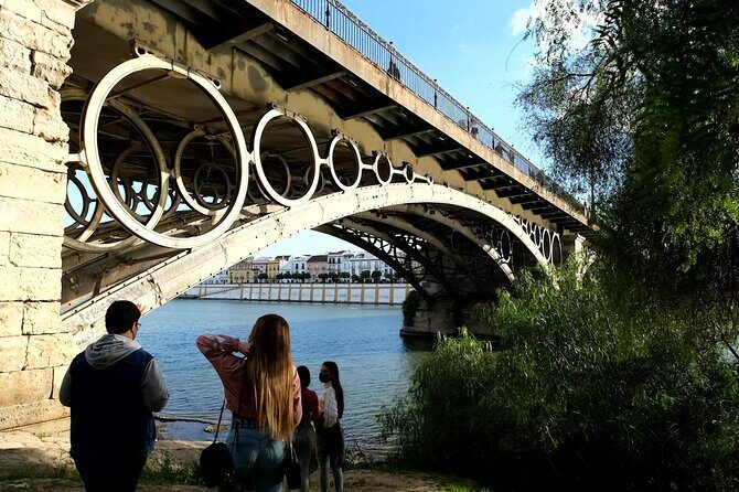 Discover the River and the Secrets of Triana Quarter in Seville - Guide Quality and Visitor Praise
