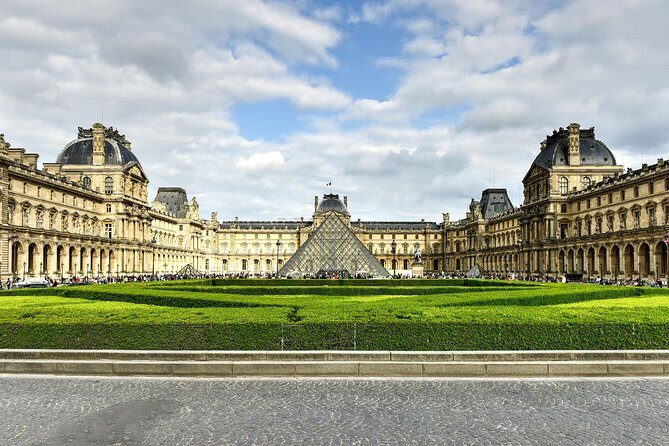Discover the secrets of the Louvre - Who Should Consider This Tour?