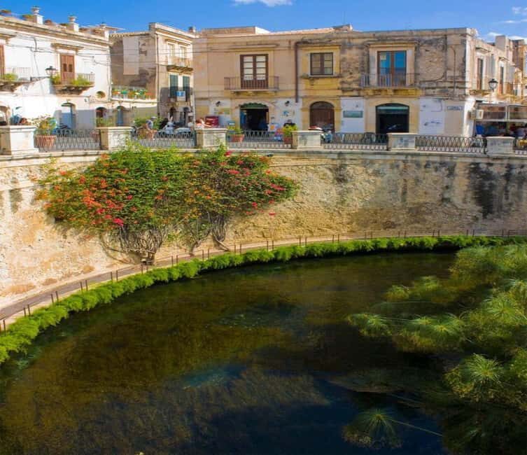 Discover the wonders of Ortigia: Tuk-Tuk tour between history and the sea. - An Informative and Authentic Way to Experience Ortigia