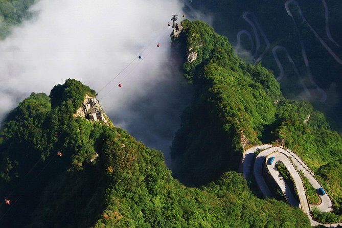 Discover Tianmen Mountain, Sky Walk, Glass Bridge in Zhangjiajie - Lunch and Transition to Zhangjiajie Glass Bridge