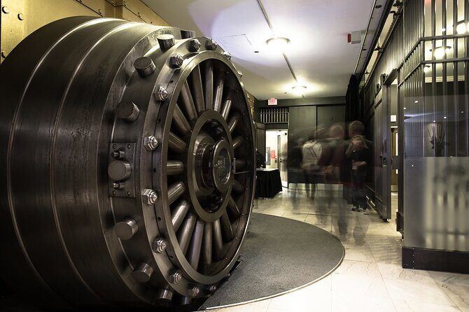 Discover Toronto's Underground - PATH walking tour - The Sum Up