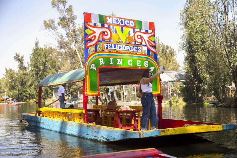 Discover Xochimilco and Coyoacán: Tradition, Music, Culture - Key Points