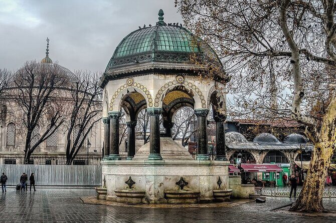 Discovering the Old City/ Full Day Tour/ Lunch&Tickets included - Frequently Asked Questions