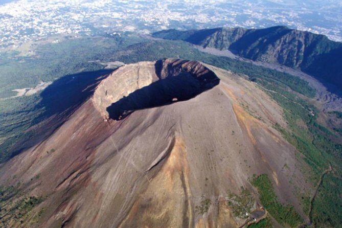 Discovering the Vesuvius - VIP tour / Small group - Climbing Vesuvius with a Volcanology Expert