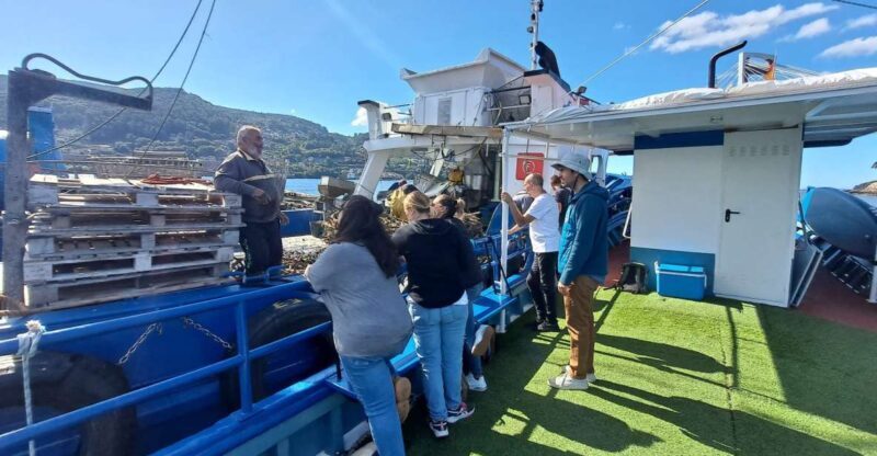 Discovering Vigo ria and mussels in the traditional boat - Key Points