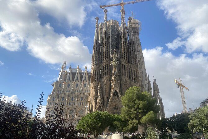 Discovery bike tour of Barcelona - The Experience: What Sets It Apart