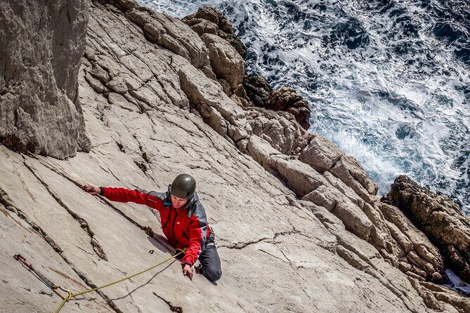 Discovery Climbing Large Routes in the Calanques of Marseille - Key Points