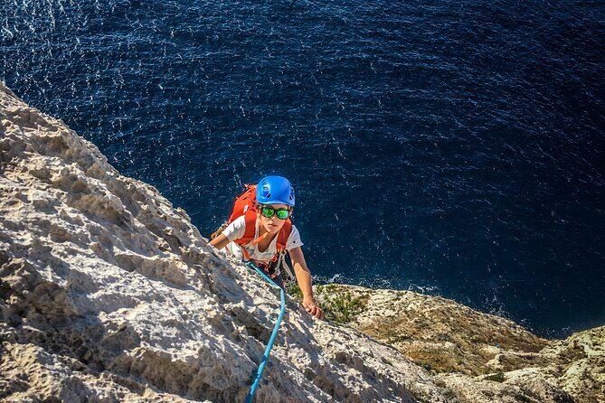 Discovery Climbing Large Routes in the Calanques of Marseille - The Sum Up
