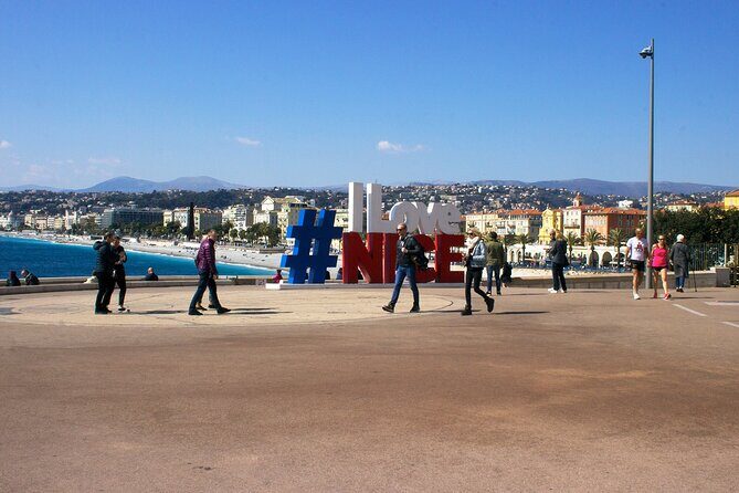 Discovery of the city of Nice by electric Méhari - The Value and Practicalities
