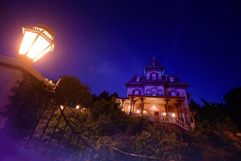 Disneyland® Paris Tickets for Train and Parks - Key Points