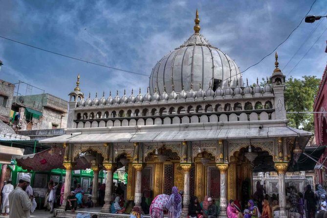 Divine Delhi: Explore Indian Faiths on a Cultural Tour - Who Should Consider This Tour?