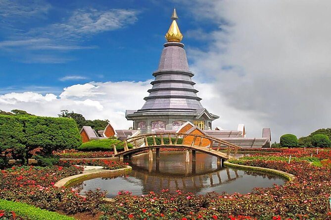 Doi Inthanon National Park Full Day Tour from Chiang Mai - Visiting the Twin Pagodas: A Cultural Landmark