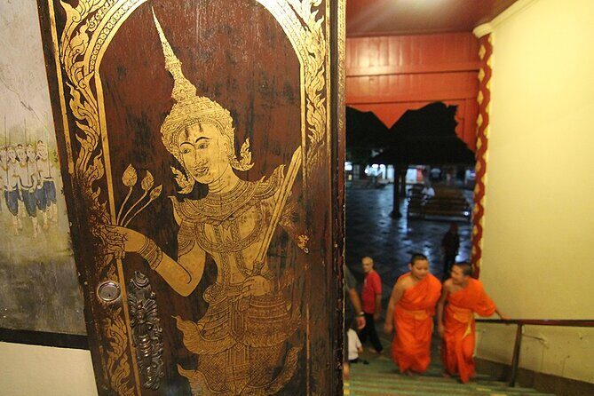 Doi Suthep and Wat Umong Night Tour From Chiang Mai - What Travelers Say