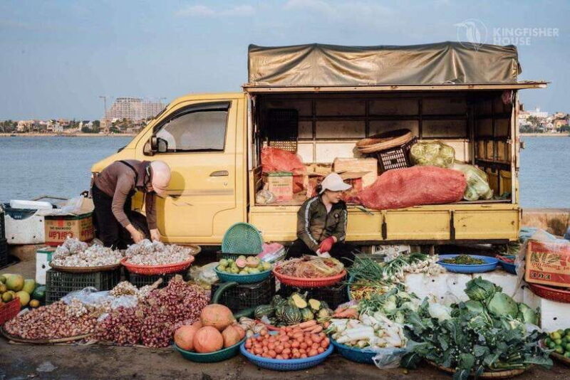Dong Hoi: Half-Day Cycling Tour with Street Food Tasting - Key Points: