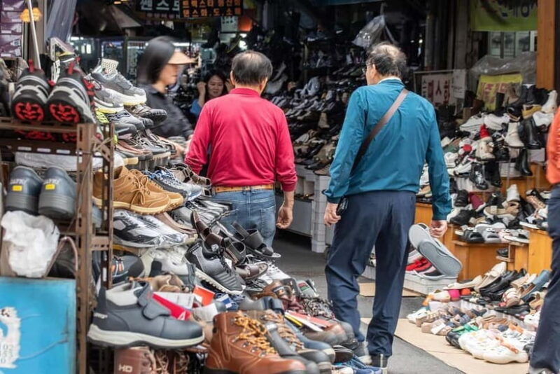 Dongmyo Flea Market Vintage Vibes Local Guided Tour - The Market: A Living Vintage Archive