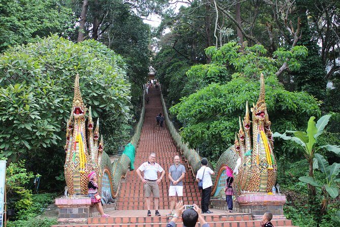 DON'T miss It ! Doi suthep temple+ Hmong village - The Sum Up