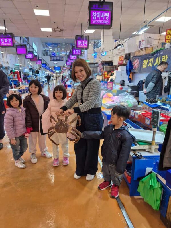 Dont waste your layover: discover the real Seoul in markets - Who Should Consider This Tour?