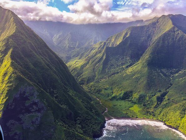 Doors Off West Maui and Molokai 45 minute Helicopter Tour - The Sum Up