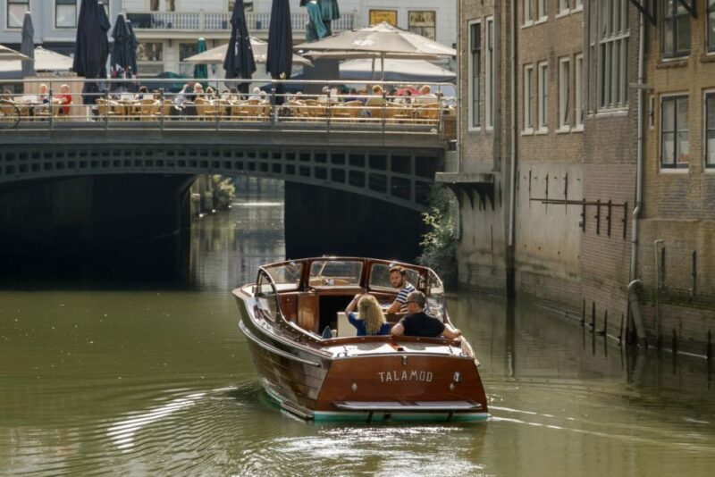 Dordrecht: City Walking Tour with Boat Ride - The Sum Up
