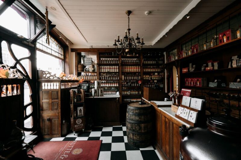 Dordrecht: Distillery Tour with Dutch Gin & Genever Tasting - Introduction: A Small Step into Dutch Spirit-Making