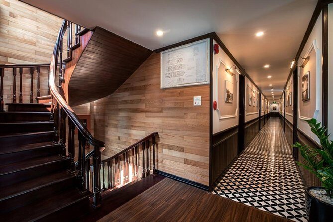 Doris Cruise 5 star cruise 3 days visiting Halong - Lan Ha Bay - FAQ