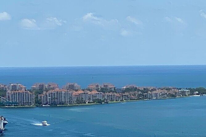 Double Decker City tour & 75 Min Miami Cruise Millionaire homes - Biscayne Bay & Millionaire Homes: The 75-Minute Boat Cruise