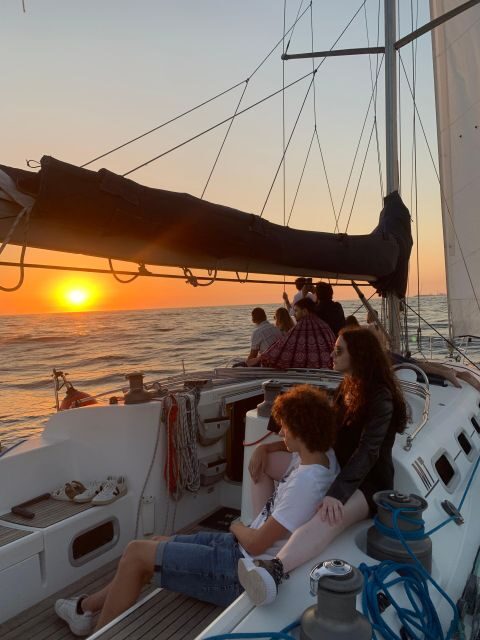 Douro Sunset Sailboat Experience in Porto - Key Points