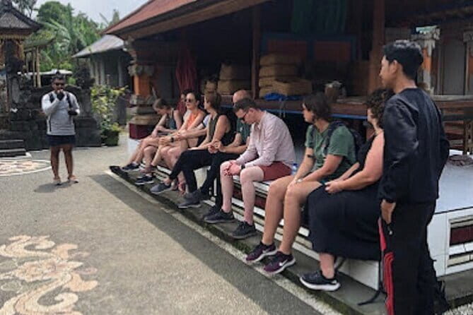 Downhill Cycling Tour through jungle and rice terrace meals - The Sum Up