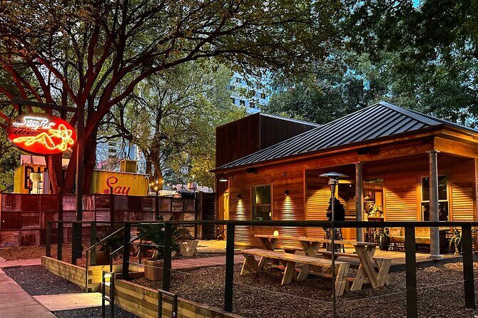 Downtown Austin Walk: History with Food and Drink Options - An In-Depth Look at the Experience