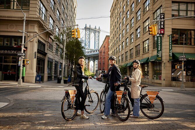 Downtown Bike Tour with Stylish Dutch Bikes - A Detailed Review of the Downtown Bike Tour with Stylish Dutch Bikes