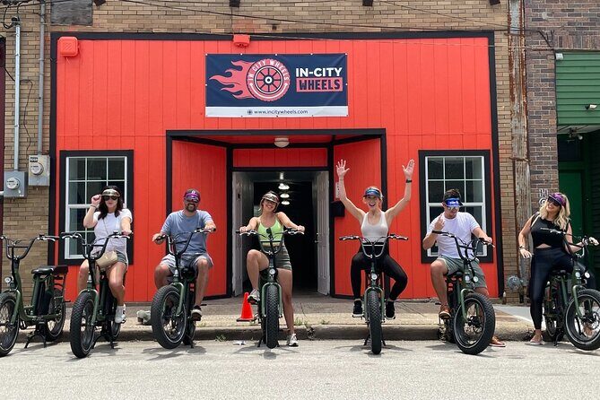 Downtown Dallas Sightseeing & History 2 Hour E-Bike tour - User Experience Insights from Reviews