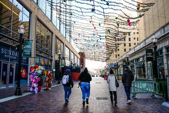 Downtown Detroit Holiday Donut and Pastry Adventure - Authentic Food and Crafts that Define the Tour