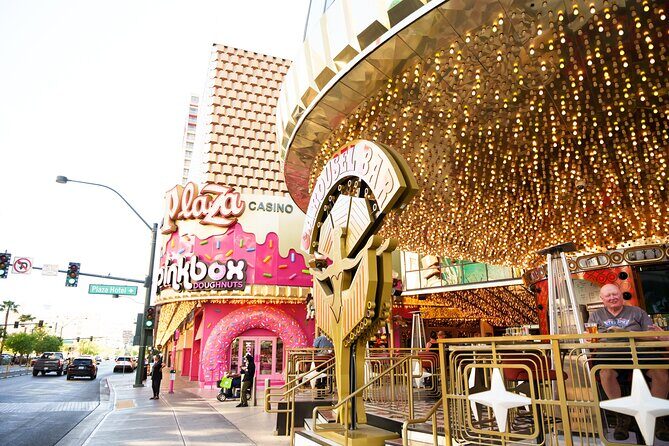Downtown Fremont Street Walking Tour Las Vegas  English & Span - The Trade-Offs of a Brief but Rich Experience