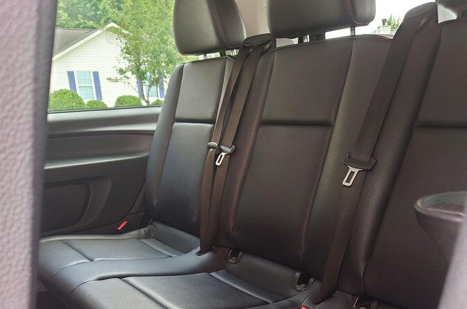 Downtown Historic District to Charleston airport - Who Should Consider This Service?