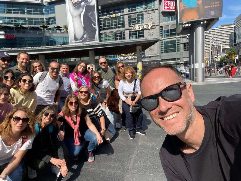 Downtown Toronto: Walking tour experience. English/Spanish - A Practical Guide to the Downtown Toronto Walking Tour