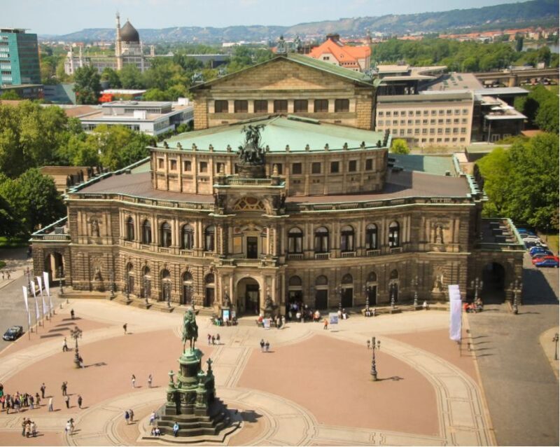 Dresden: 1.5-Hour Comedy Bus Tour in German - Introduction: A Light, Laughter-Filled Look at Dresden
