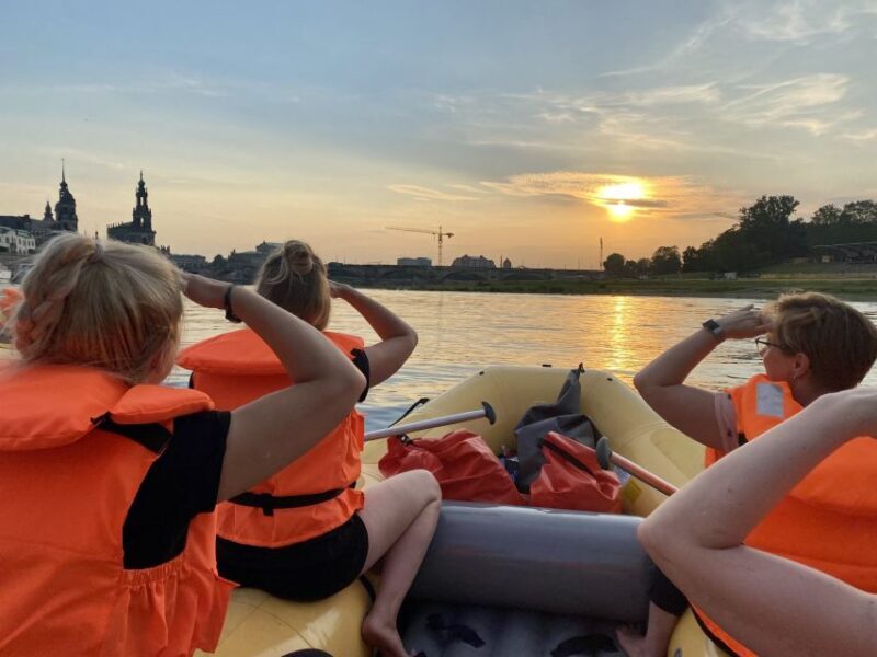 Dresden: Bootstour-Sonnenuntergang im Schlauchboot genießen - Why This Experience Offers Great Value