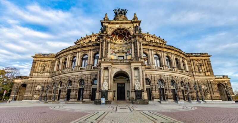 Dresden: Express Walk with a Local in 60 minutes - FAQs