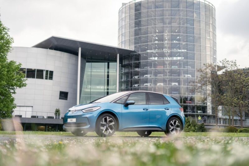 Dresden: Guided tour VW factory , test drive & food - Key Points