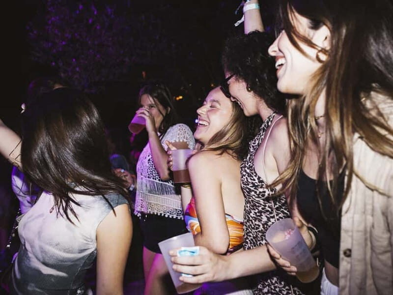 Dresden: JGA bar & club tour: Unforgettable evening with champagne & party - What Makes This Tour Stand Out