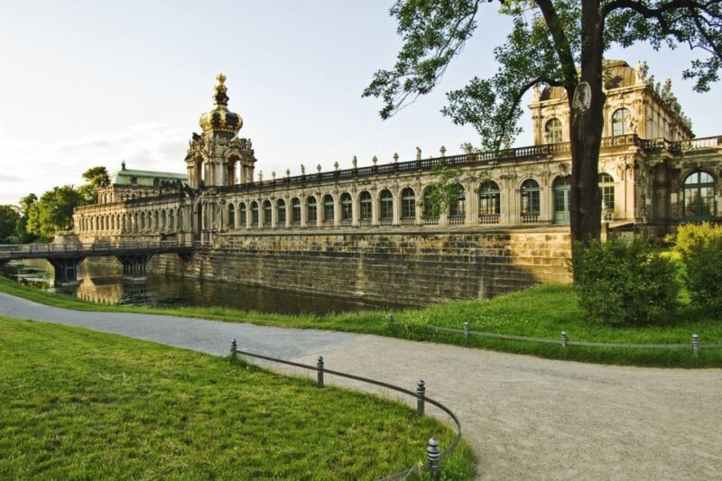 Dresden: Smile Tour with Prosecco - Exploring Dresden’s Highlights Through a Different Lens